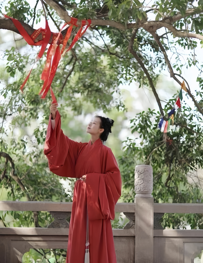 10 Traditional Hanfu Sleeve Styles and Their Origins