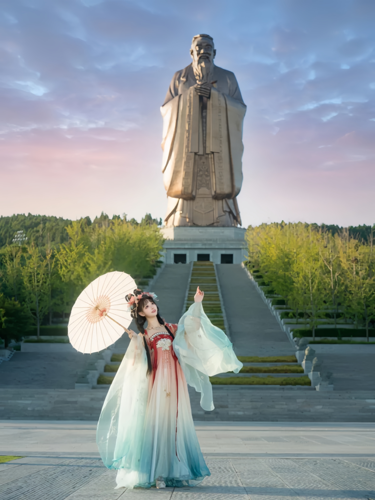 Hanfu and Cultural Heritage at Nishan Sacred Ground