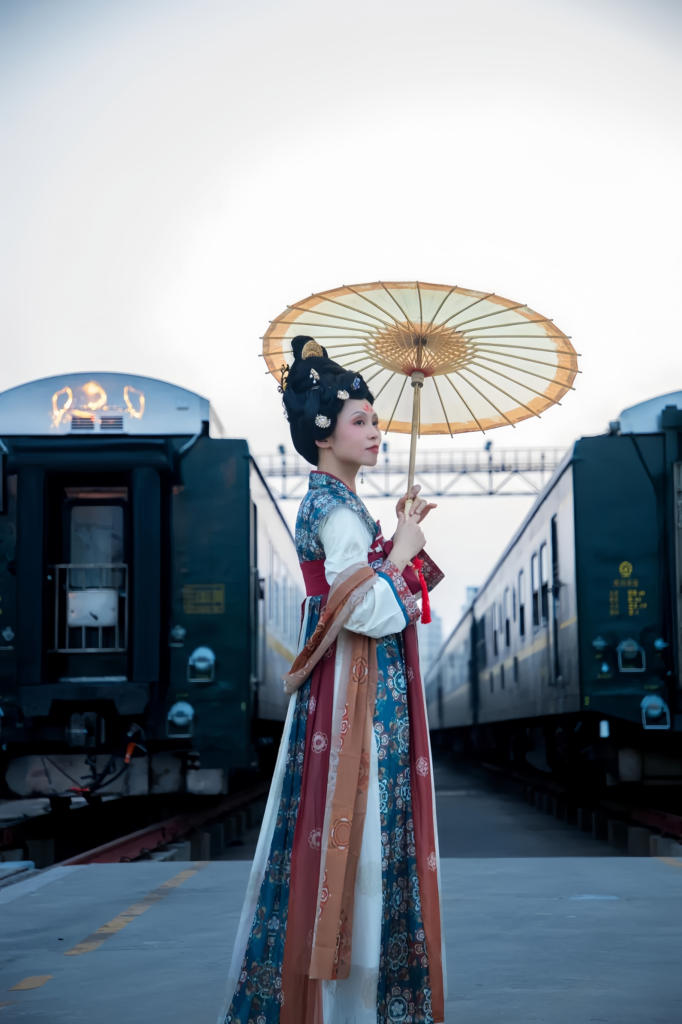 Mobile Hanfu Museum: Experience Tang Dynasty on a Train