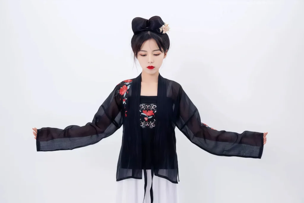 Duìjīn Rúqún Tutorial: How to Wear This Elegant Hanfu