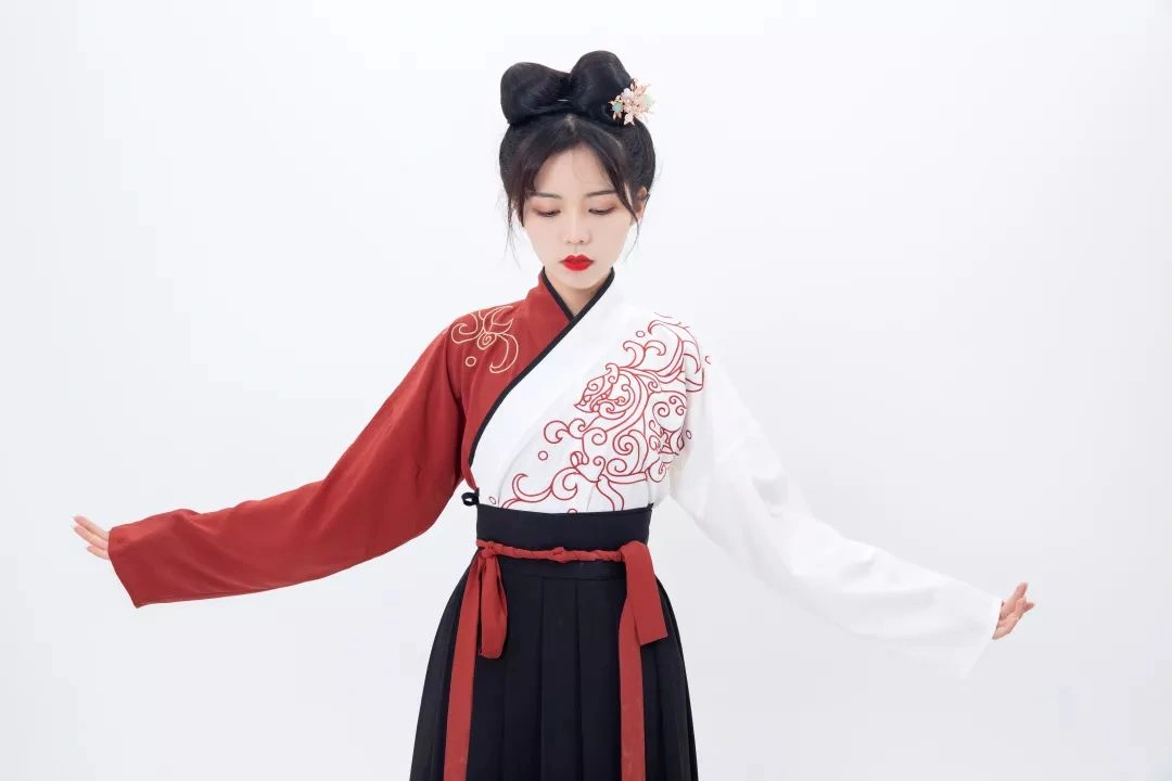 How to Wear Hanfu: 12 Stunning Steps to Master Ruqun