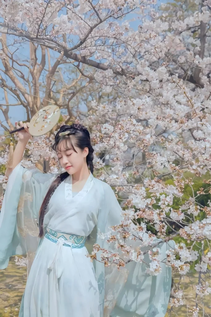 Hanfu Flower Culture: 5 Ancient Chinese Ways to Enjoy Blooms