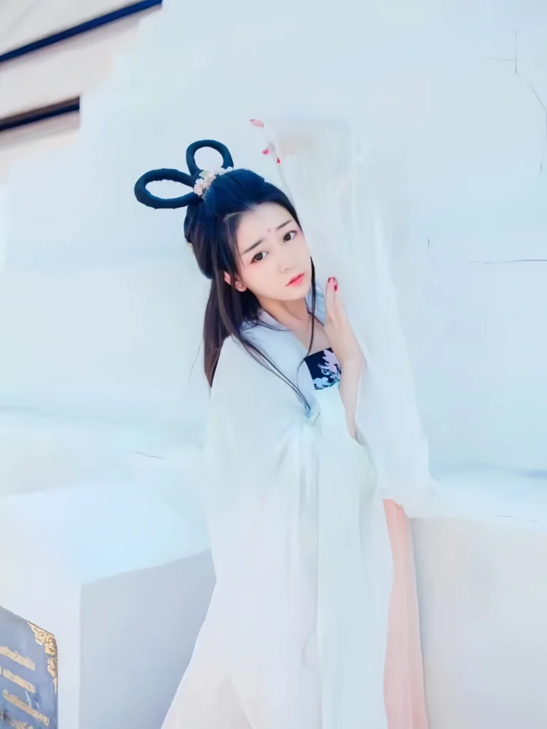 Chinese Han Ethnic Women’s Makeup—Hua Tian - ehanfu.com