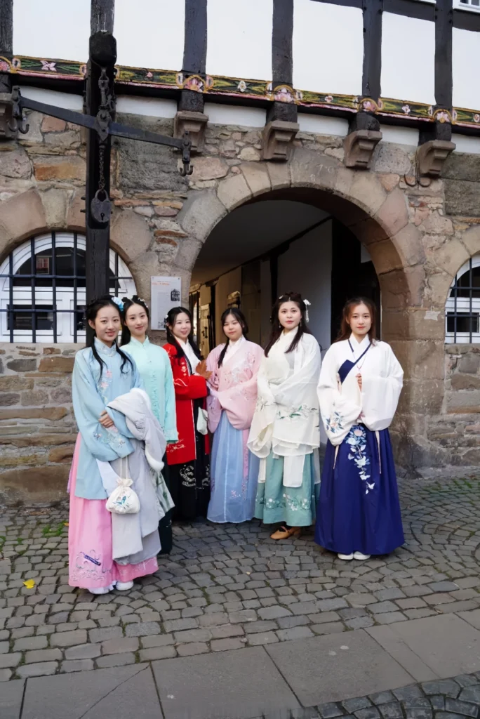 Overseas Hanfu Communities in the Spotlight - ehanfu.com