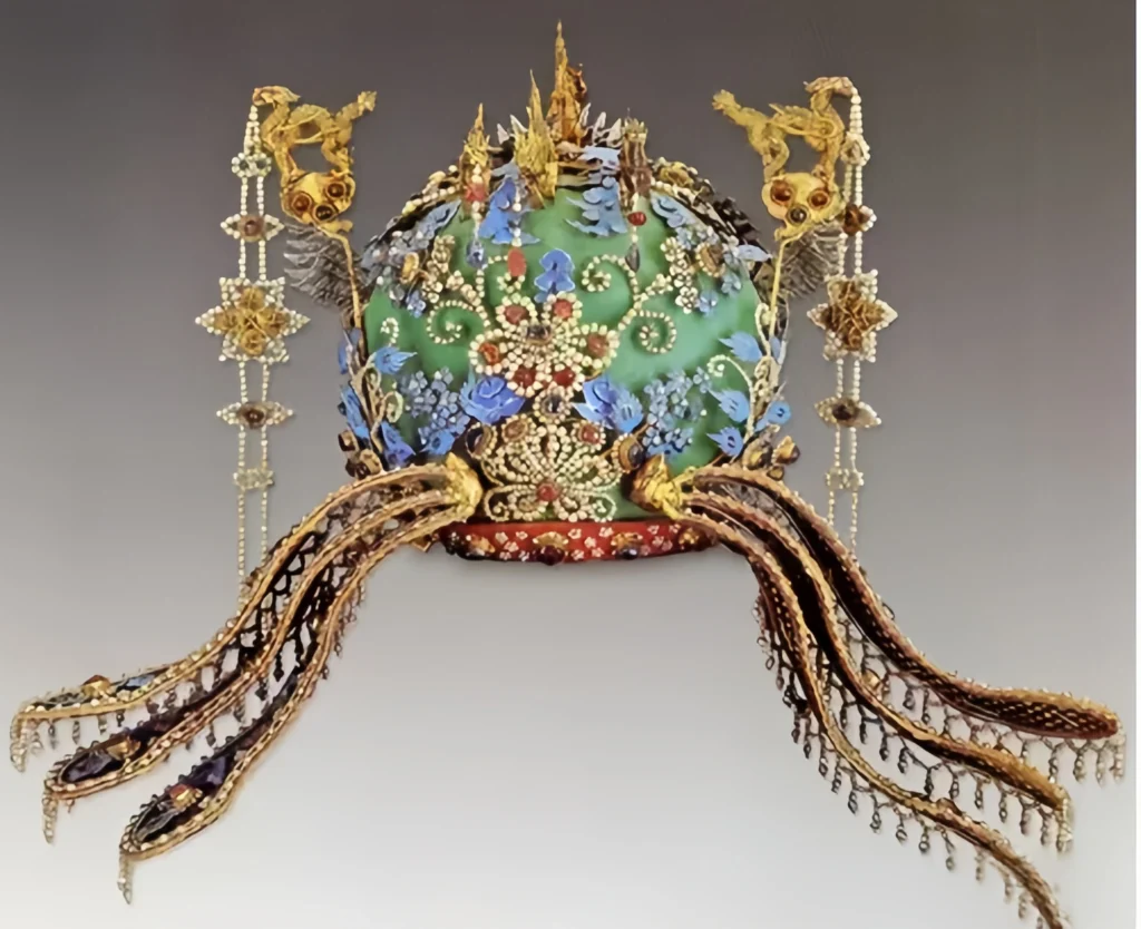 Ming Empress Daily Attire: Phoenix Crown & Queen Dress